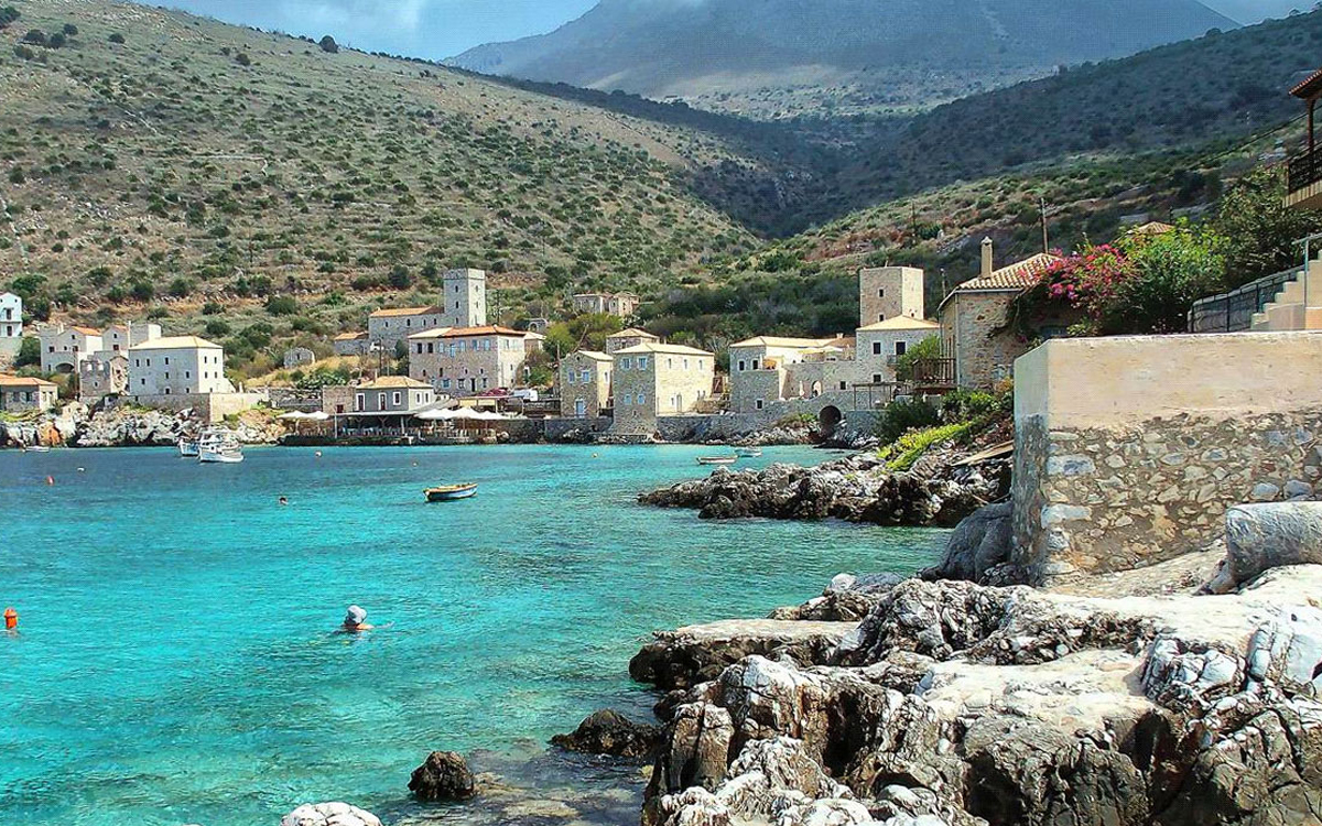 Το ωραιότερο καλοκαιρι είναι στην Πελοπόννησο! | Planair